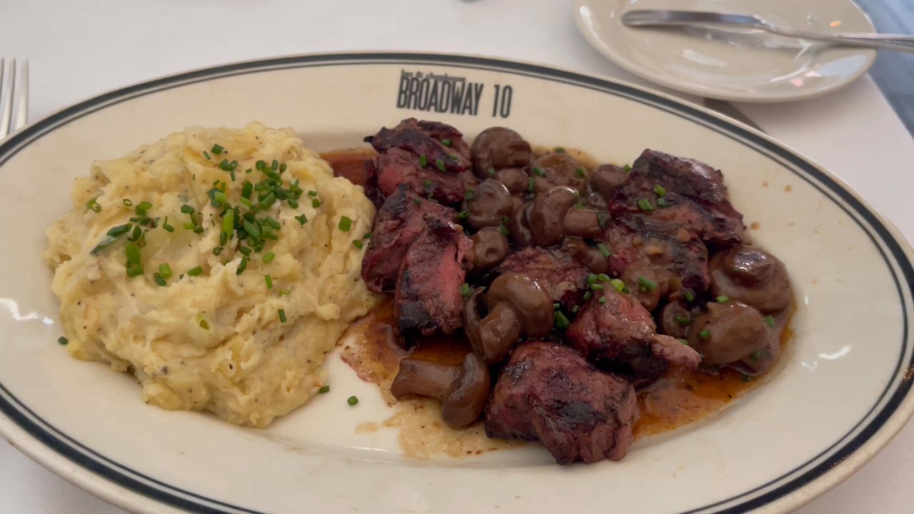 BROADWAY 10 BAR & CHOPHOUSE - Updated January 2025 - 757 Photos & 430 ...