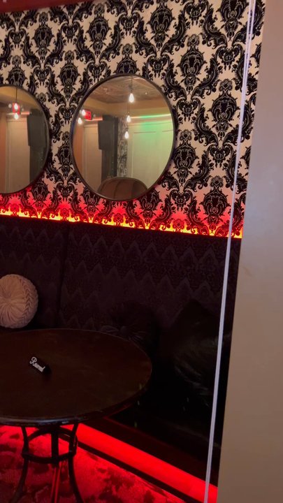 VAULT - Updated December 2025 - 289 Photos & 115 Reviews - 2017 9th St ...