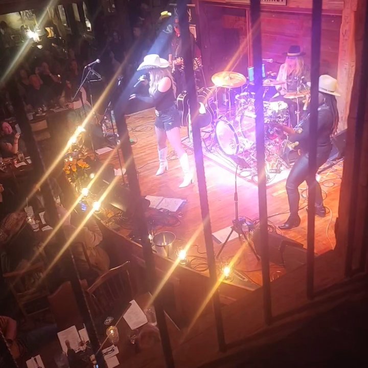 DOSEY DOE - BIG BARN - Updated April 2025 - 131 Photos & 184 Reviews ...