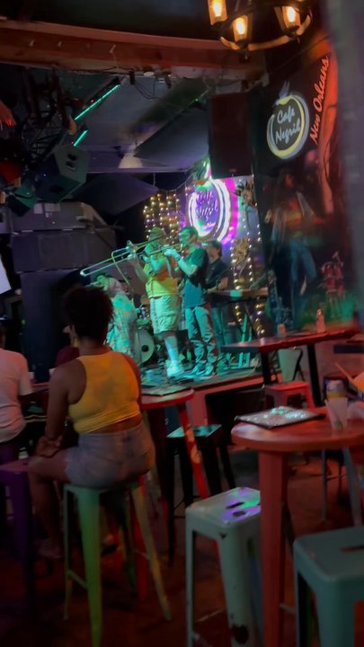 CAFE NEGRIL - Updated August 2025 - 358 Photos & 443 Reviews - 606 ...