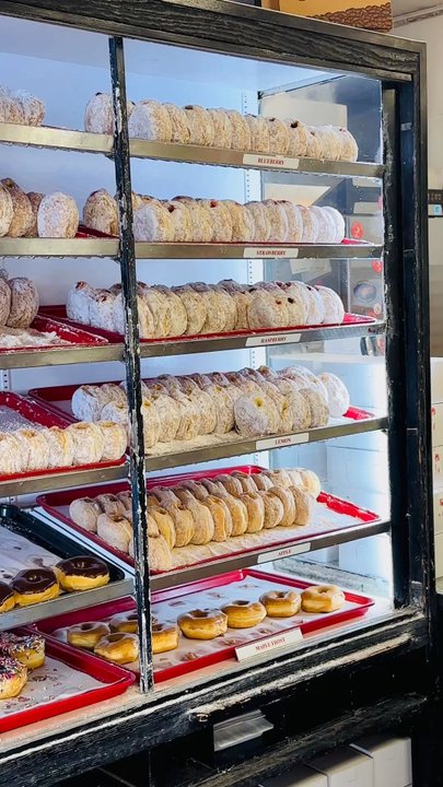 DONUT LAND - Updated April 2026 - 105 Photos & 153 Reviews - 1321 Pearl ...