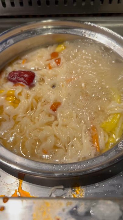 HOW POT - Updated June 2025 - 226 Photos & 121 Reviews - 221 5th Ave S ...