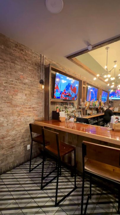 TAP ROOM - Updated December 2025 - 115 Photos & 71 Reviews - 1 Jericho Turnpike, Jericho, New ...