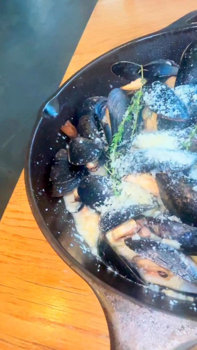 MUSSEL BAR & GRILLE - ARLINGTON - Updated June 2025 - 760 Photos & 757 ...