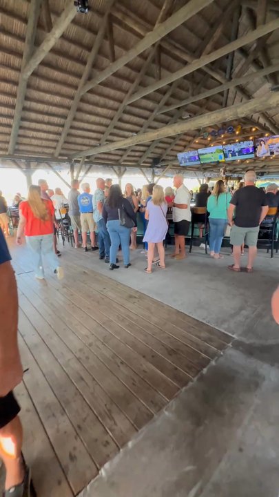 SKIPPERS COVE BAR & GRILL - Updated August 2025 - 129 Photos & 96 Reviews - 1930 Harbortown Dr ...