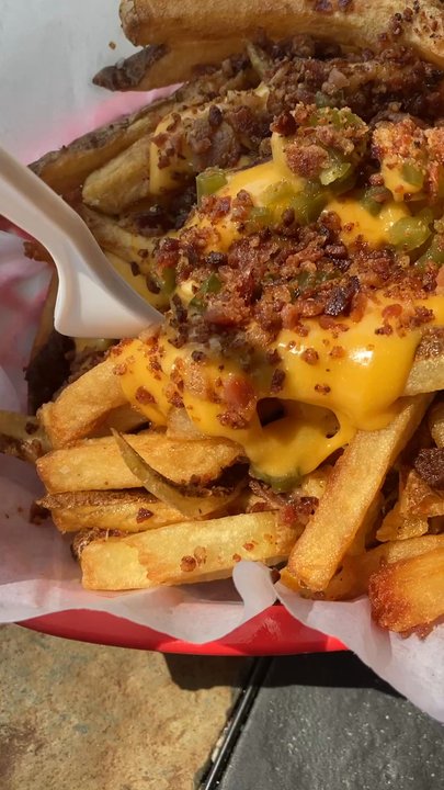 GOLDBURGERS - Updated April 2026 - 673 Photos & 653 Reviews - 1096 Main ...