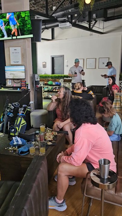 FORE SCORE A GOLF TAVERN - Updated July 2025 - 248 Photos & 67 Reviews ...