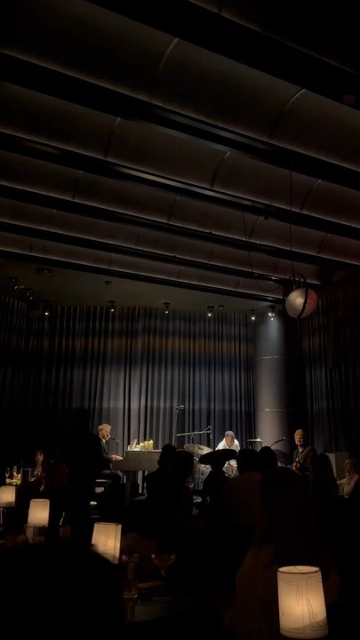 SILVER LINING LOUNGE - Updated December 2025 - 68 Photos & 27 Reviews ...