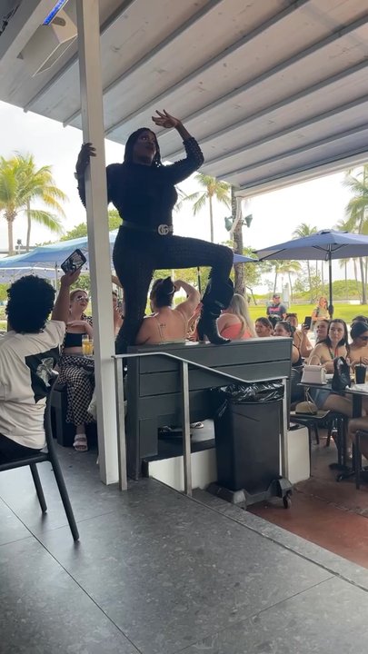 PALACE BAR - Updated October 2025 - 1243 Photos & 784 Reviews - 1052 ...