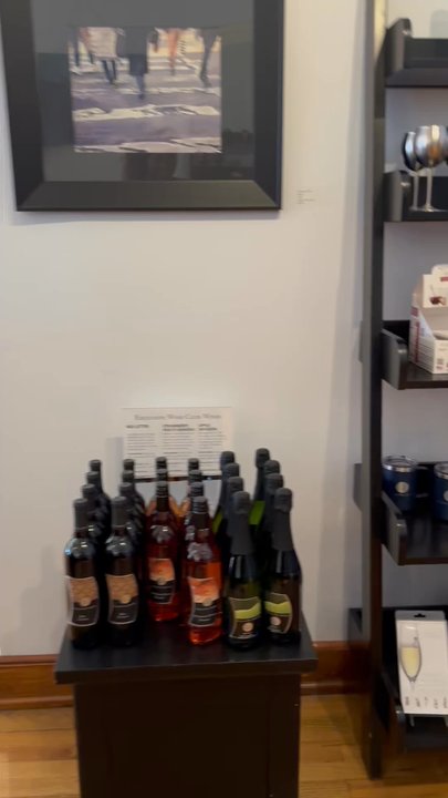 AUGUST HILL WINERY TASTING ROOM - Updated January 2026 - 203 Photos ...