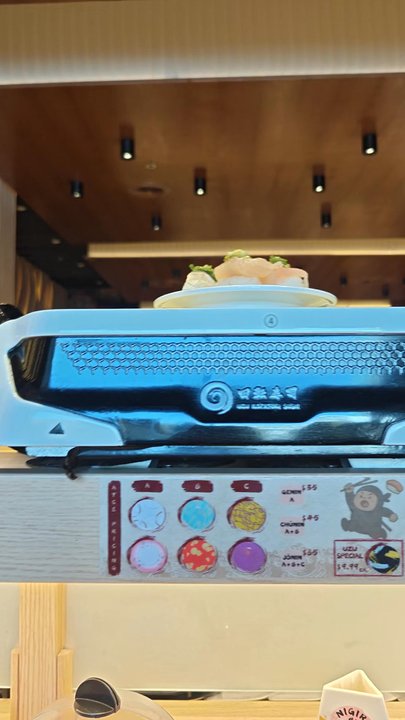 UZU REVOLVING SUSHI - Updated October 2025 - 739 Photos & 547 Reviews ...