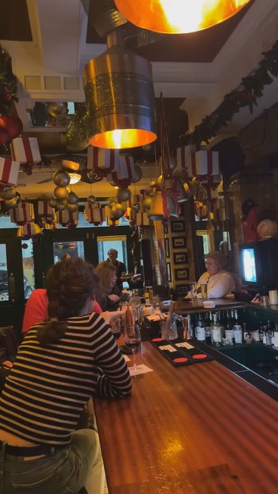 GIBNEY’S NYC - Updated June 2026 - 56 Photos & 23 Reviews - 228 W 39th ...