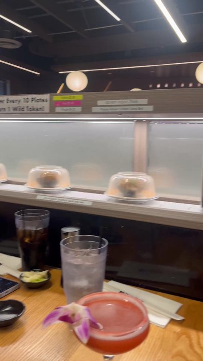 WILD GOJI REVOLVING SUSHI & BAR - Updated June 2025 - 1976 Photos ...