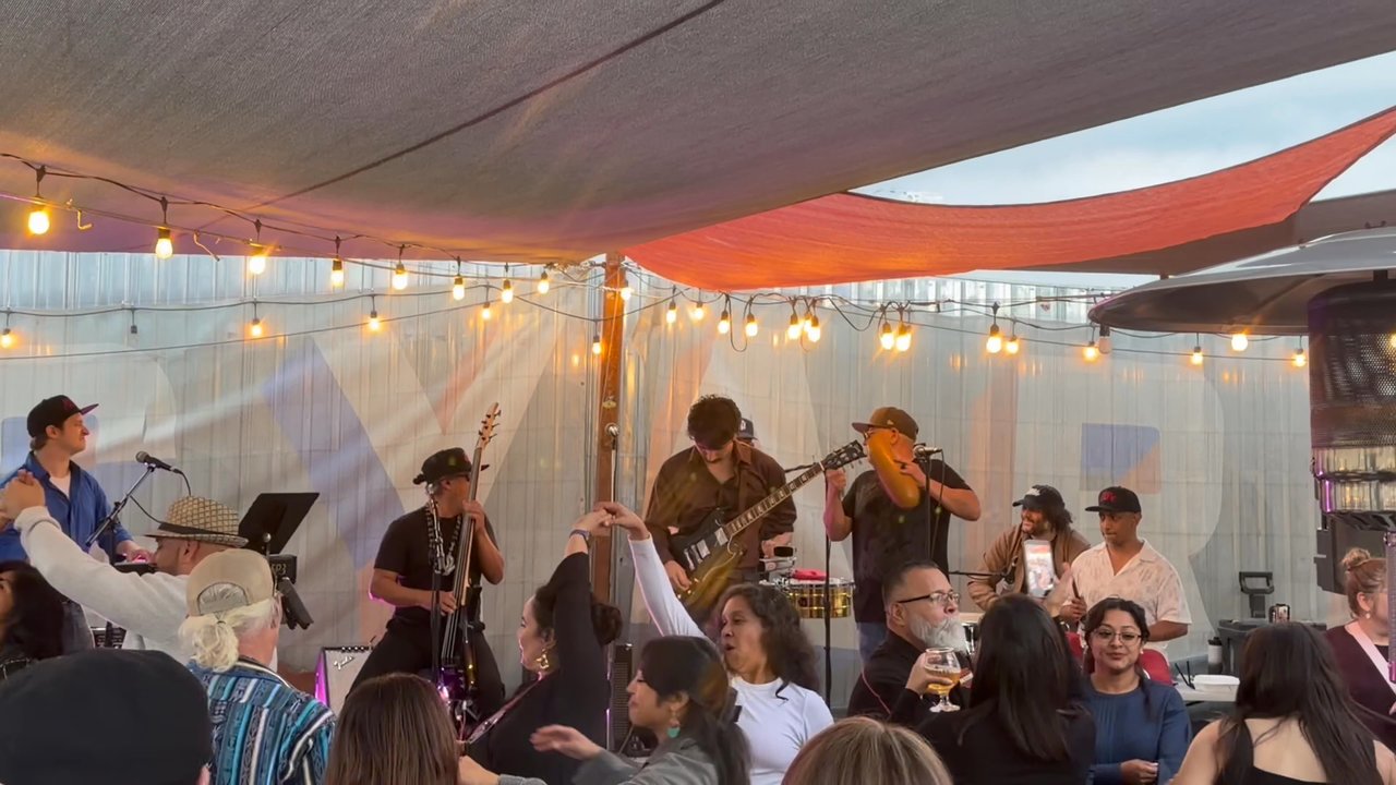 SACYARD COMMUNITY TAP HOUSE - Updated May 2026 - 444 Photos & 306 ...