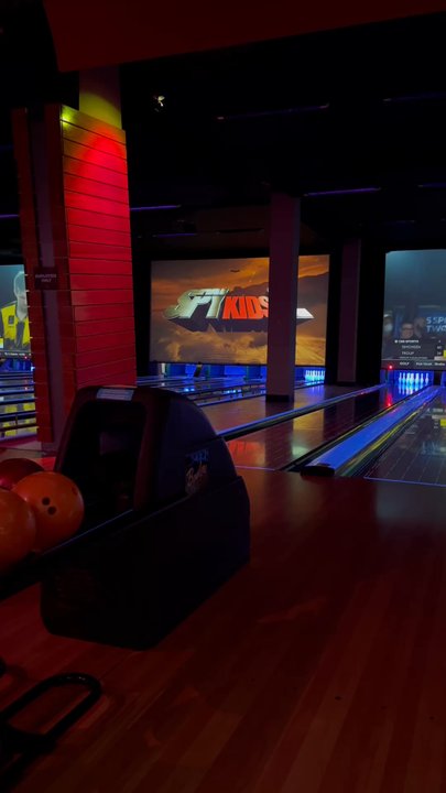 BOWLERO ANAHEIM - Updated April 2025 - 366 Photos & 572 Reviews - 400 W ...