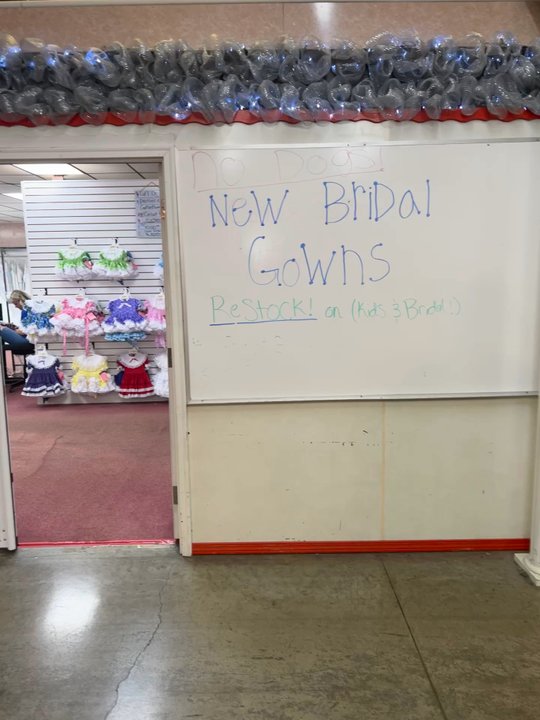 TRADERS WORLD - Updated January 2026 - 235 Photos & 101 Reviews - 601 ...