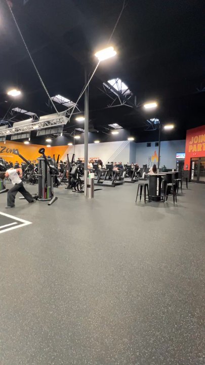 CRUNCH FITNESS TRACY - Updated May 2026 - 54 Reviews - 1975 W 11th St ...