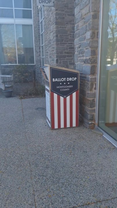 LUDINGTON LIBRARY - Updated July 2025 - 145 Photos & 29 Reviews - 5 S ...