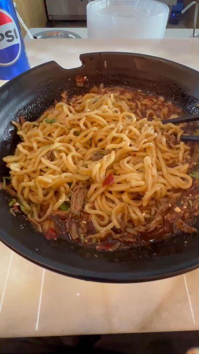 NOODZ - Updated May 2026 - 61 Photos & 38 Reviews - 2227 N Beech Daly ...