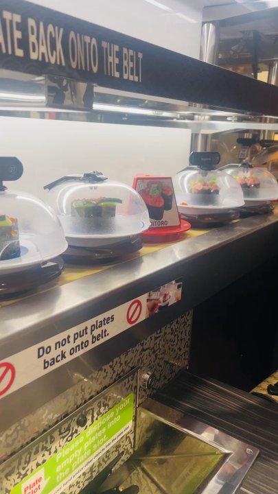 KURA REVOLVING SUSHI BAR - Updated August 2025 - 330 Photos & 196 ...