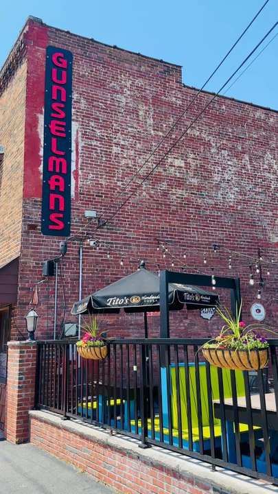 GUNSELMAN’S TAVERN - Updated December 2025 - 298 Photos & 259 Reviews ...