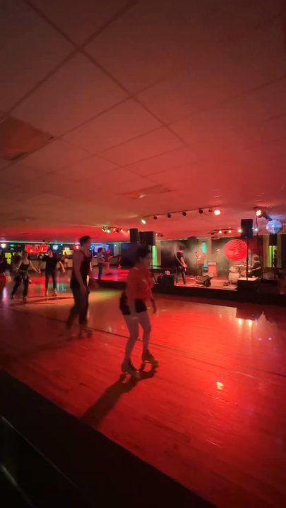 SOUTHGATE ROLLER RINK - Updated December 2025 - 44 Photos & 116 Reviews ...