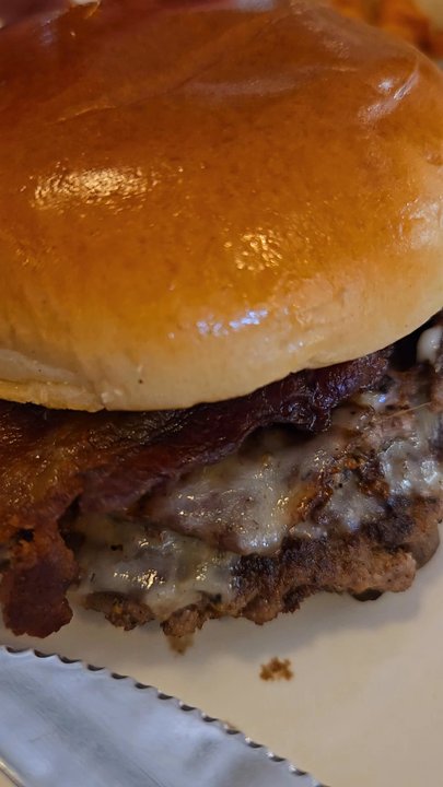 TRULAND BURGERS & GREENS - Updated August 2025 - 495 Photos & 601 ...