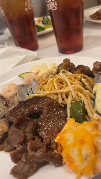 GOLDEN APPLE BUFFET - Updated March 2025 - 101 Photos & 67 Reviews ...