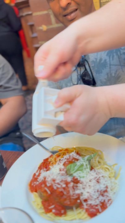 THE OLD SPAGHETTI FACTORY - Updated May 2025 - 688 Photos & 501 Reviews ...