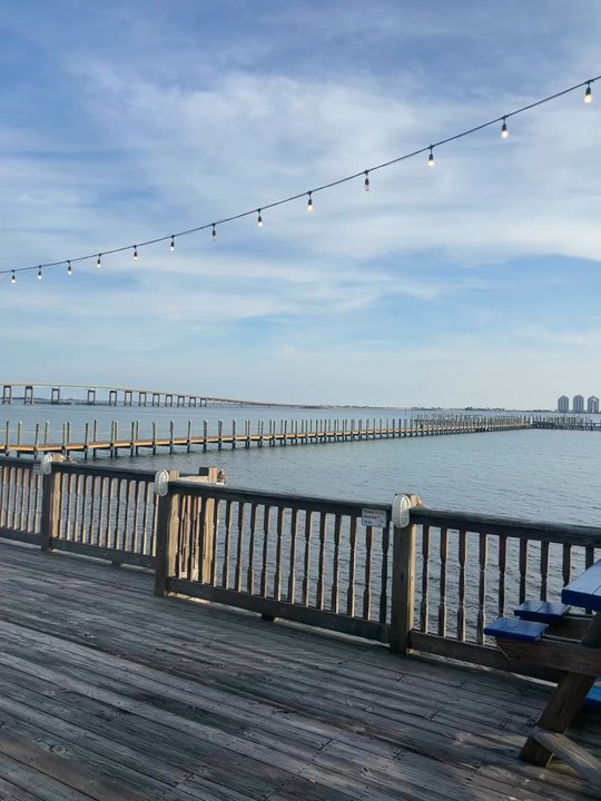 EMERALD WATERFRONT BAR AND GRILL - Updated March 2025 - 52 Photos & 13 ...