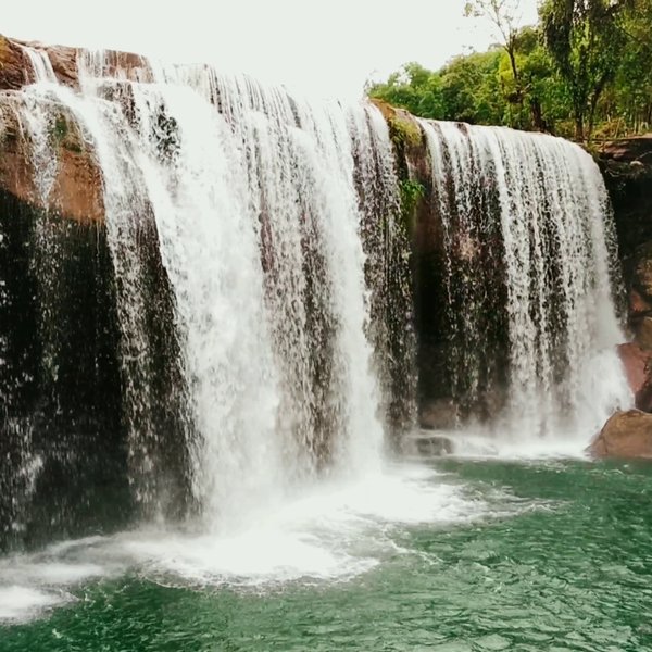 Krang Suri Waterfalls: A Guide to Meghalaya’s Hidden Gem