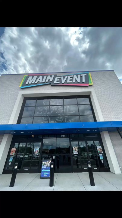 MAIN EVENT - Updated January 2026 - 58 Photos - 15101 Seaway Dr, Taylor ...