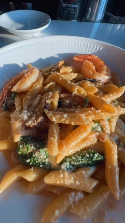 STARBOARD CLAW - Updated October 2025 - 52 Photos & 37 Reviews - 1818 ...