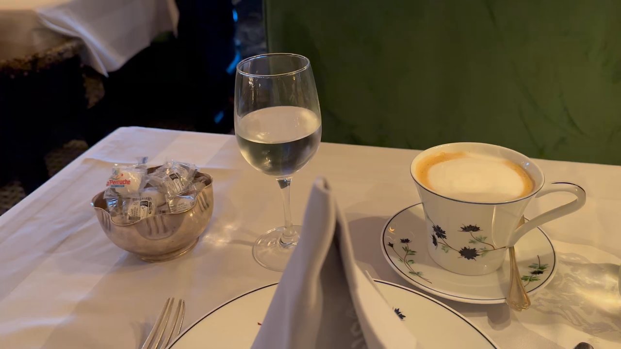 LE VOLTAIRE - Updated September 2025 - 37 Photos & 62 Reviews - 27 quai ...