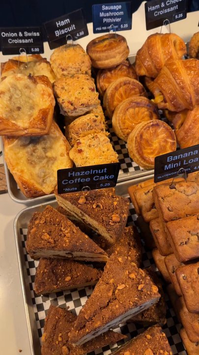 FRESH FLOURS - Updated October 2025 - 264 Photos & 195 Reviews - 1624 S ...