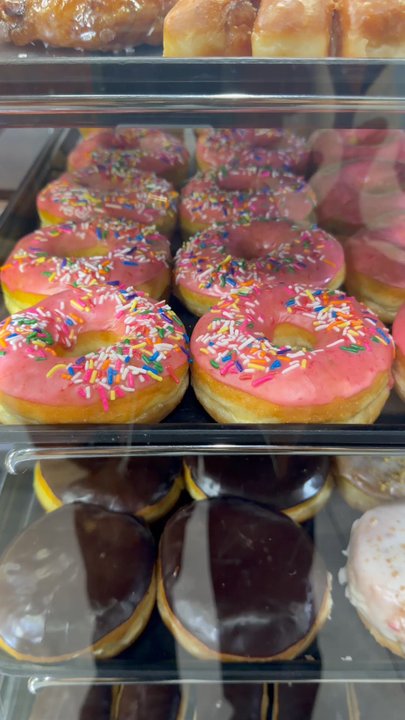 YUM YUM DONUTS - Updated June 2026 - 166 Photos & 133 Reviews - 6925 ...
