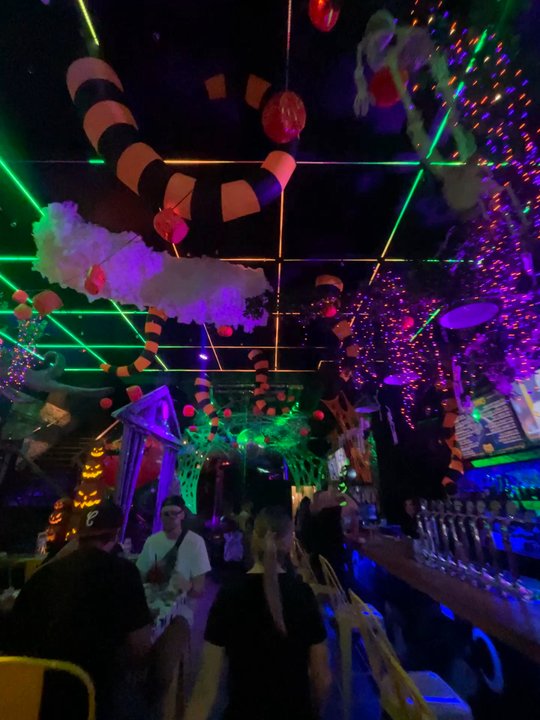 TREE HOUSE - Updated May 2026 - 257 Photos & 133 Reviews - 149 W Kinzie ...