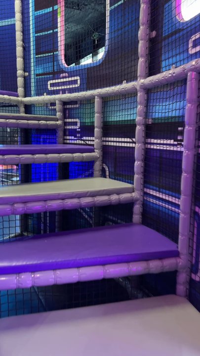 FLYING APPLE - Updated December 2025 - 127 Photos & 19 Reviews - 912 ...