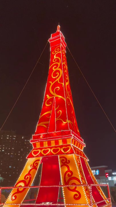 WOODSIDE SQUARE - Updated January 2026 - 134 Photos & 29 Reviews - 1571 ...