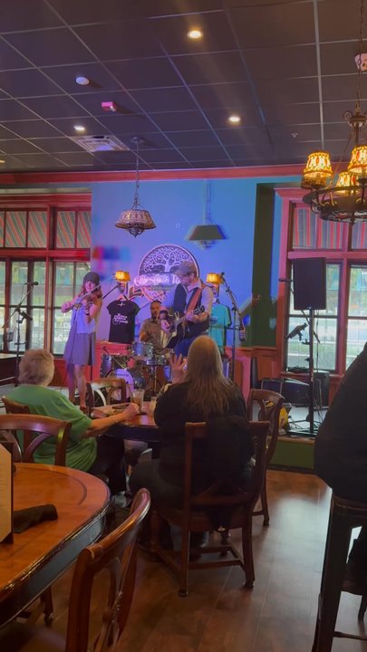 GILLESPIE’S IRISH TAVERN & KITCHEN - Updated May 2025 - 170 Photos & 83 ...