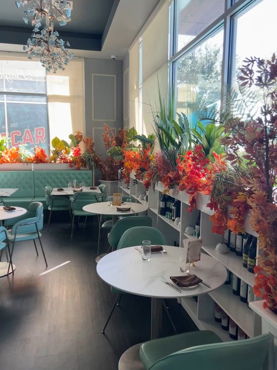 LA PARISIENNE FRENCH BISTRO - Updated February 2025 - 795 Photos & 378 ...