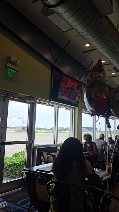 JET RUNWAY CAFE - Updated October 2025 - 1803 Photos & 946 Reviews ...